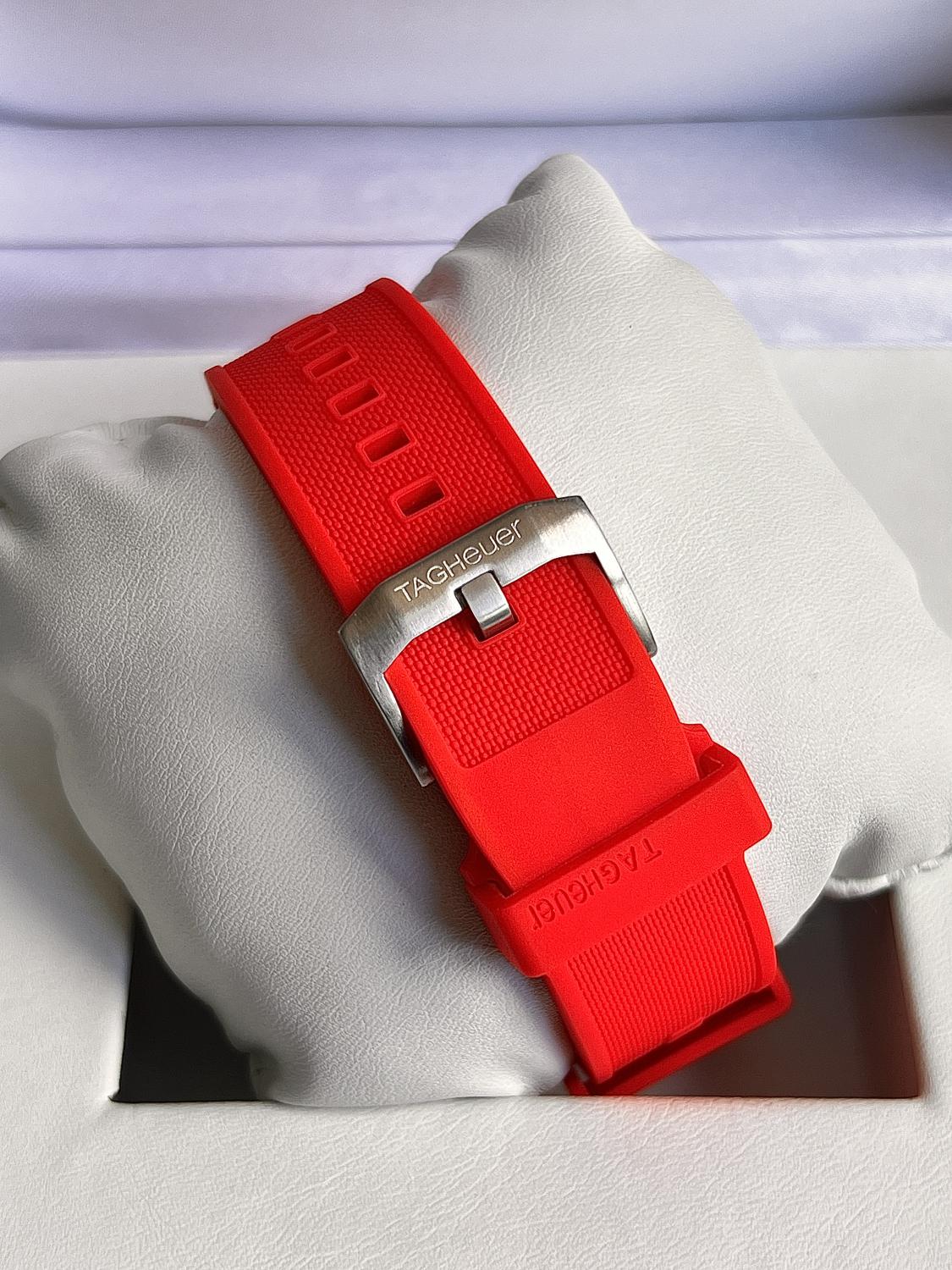 TAG HEUER FORMULA 1 RED DIAL RUBBER STRAP - GalaxyPlace.pk